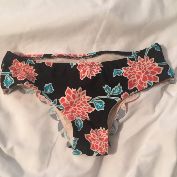 Swim | Scalloped Bikini Bottoms Rose Design | Poshmark